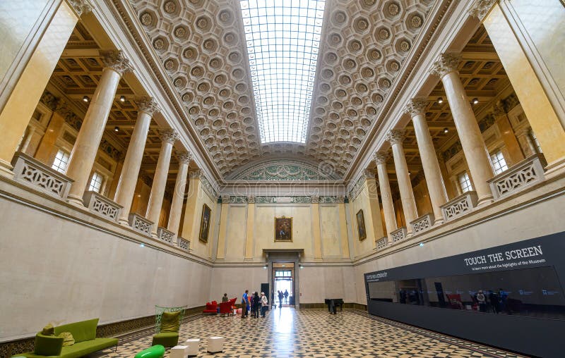 The Museum of Fine Arts in Budapest, Hungary Editorial Photo - Image of ...