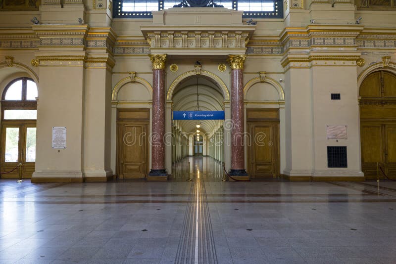 Budapest Keleti Station. Interior Inside the Train Station Editorial ...