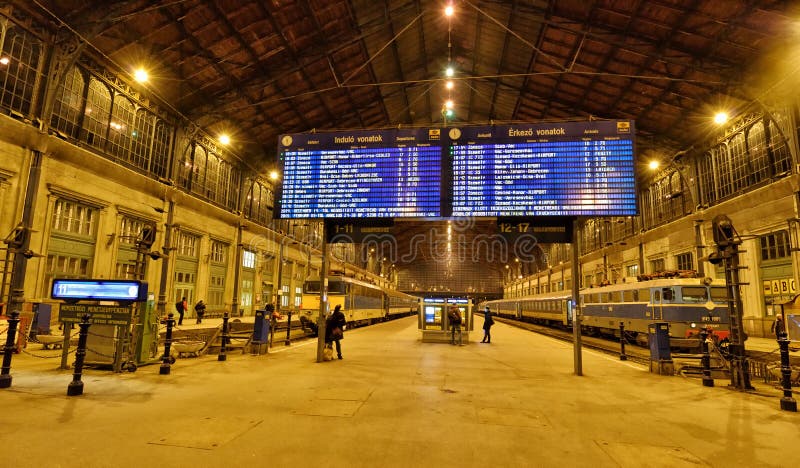 Budapest Nyugati Kolei Terminal Fotografia Editorial - Obraz złożonej z ...