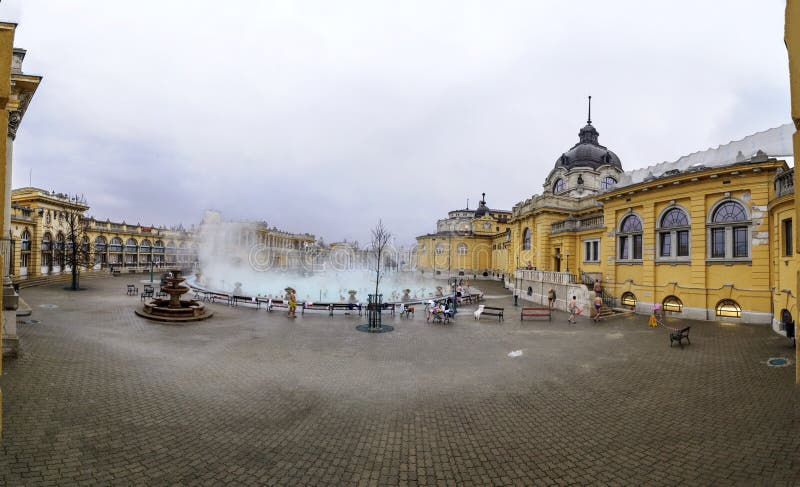 Budapest Termiskt Bad, Ungern, Februari ` 13 Redaktionell Foto - Bild ...