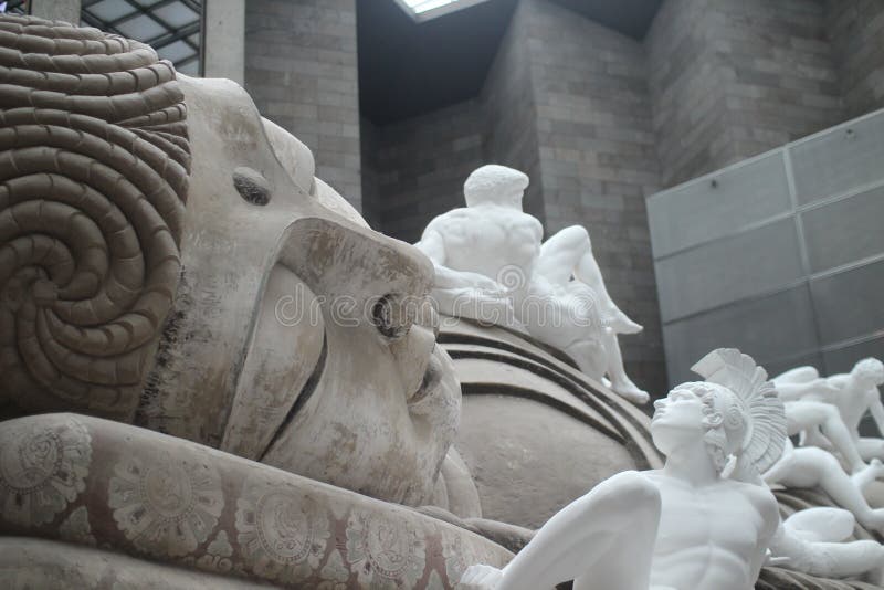 Buddha dormido imagen editorial. Imagen de buda, victoria - 262374360