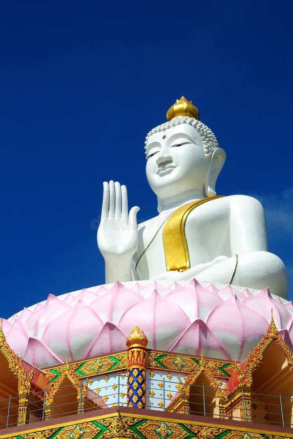 Den Stora Vita Buddhastatyn, Thailand Fotografering för Bildbyråer ...