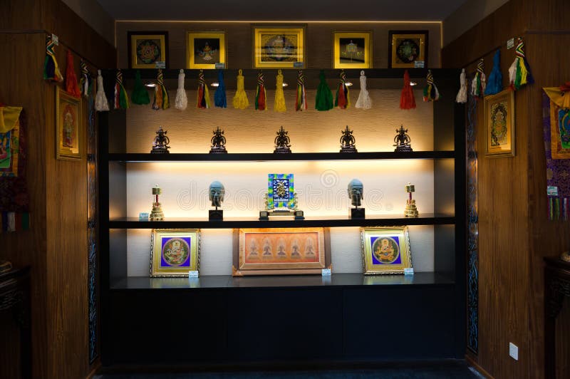 Buddhist art store editorial stock photo. Image of display - 23066453