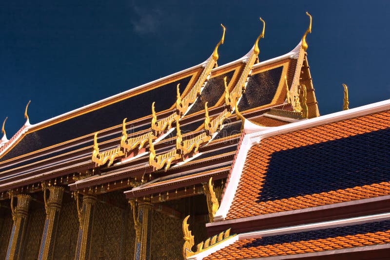 Buddhist building4 stock photo. Image of gold, chakri - 16587424