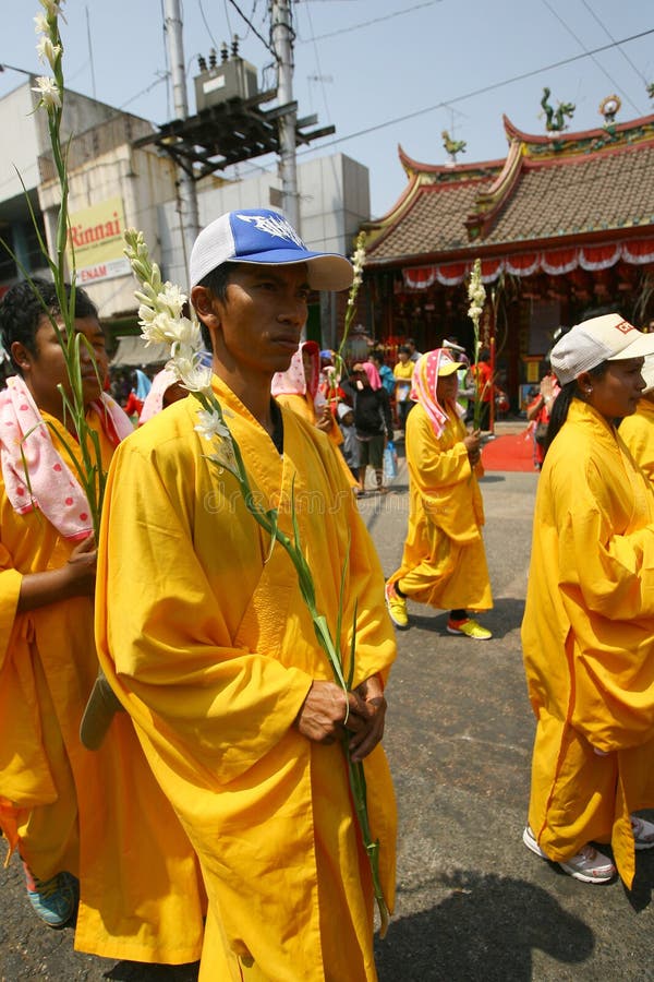 Buddhist religious ritual editorial photography. Image of event - 44340867