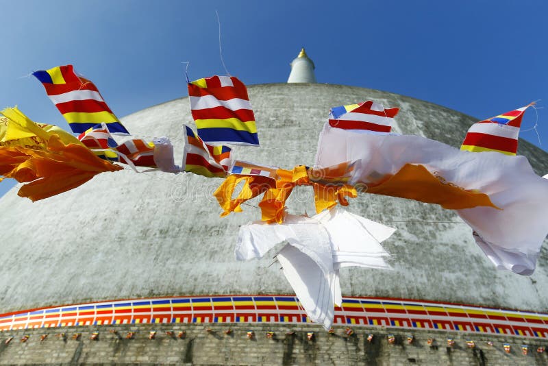 Buddysta Flaga, Buddyjska Stupa W Sri Lance, Zdjęcie Stock - Obraz ...
