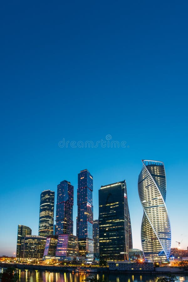 Budynki Moskwa Miasta Kompleks Drapacze Chmur Przy Zdjęcie Stock ...