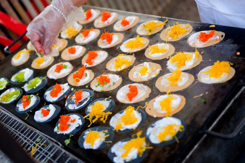 Bueang Llamado De Khanom Del Caramelo Thai Foto de archivo - Imagen de ...