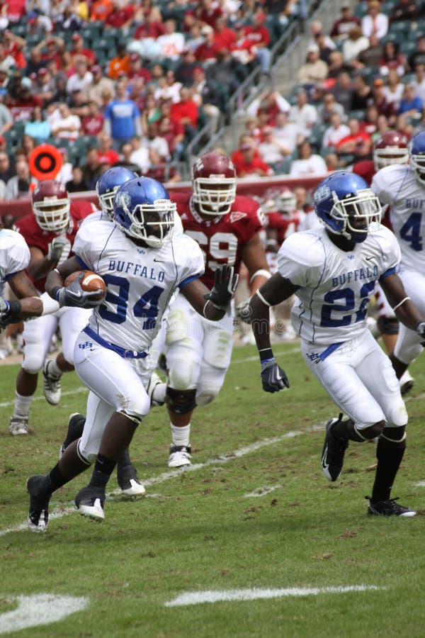Buffalo Quarterback Zach Maynard Editorial Image - Imagine din stadion ...