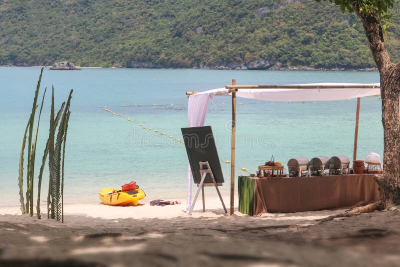 Buffet on the Beach , Line Set Up for Lunch at Tropical Stock Image ...