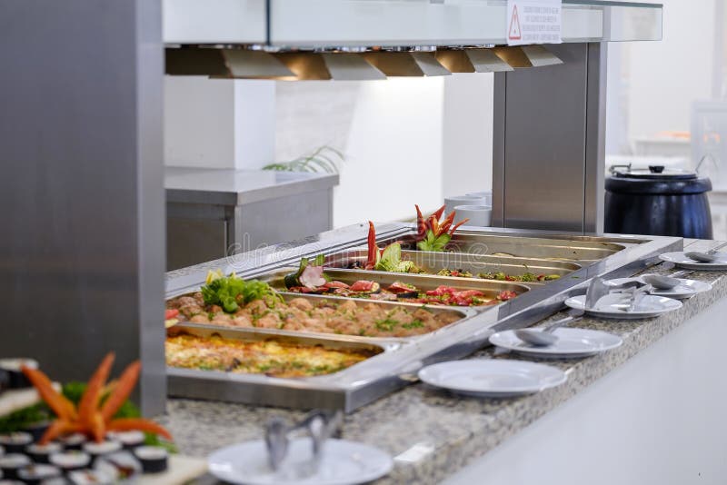 Buffet Con Los Platos Principales 2 Imagen de archivo - Imagen de carne ...