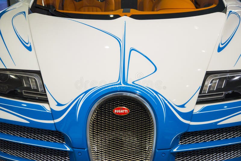 Bugatti Blanco Chiron Exhibido En Dubai, Chiron Es Coche Francés De Los ...