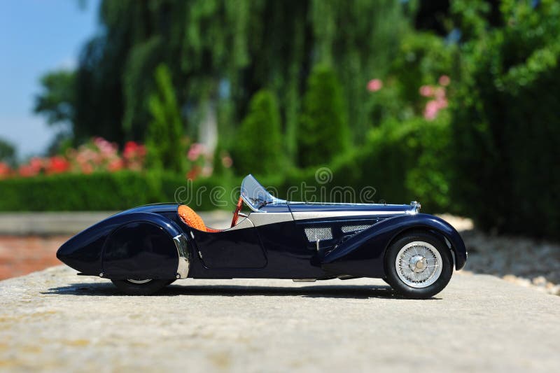 Bugatti 57 SC Corsica Roadster - Side View Stock Image - Image of ...