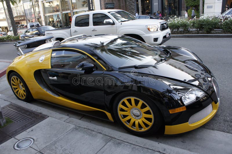 Bugatti Veyron supercar editorial photo. Image of stores - 43156661