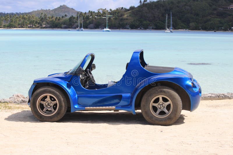 Buggy na praia imagem de stock. Imagem de console, turista - 15944663
