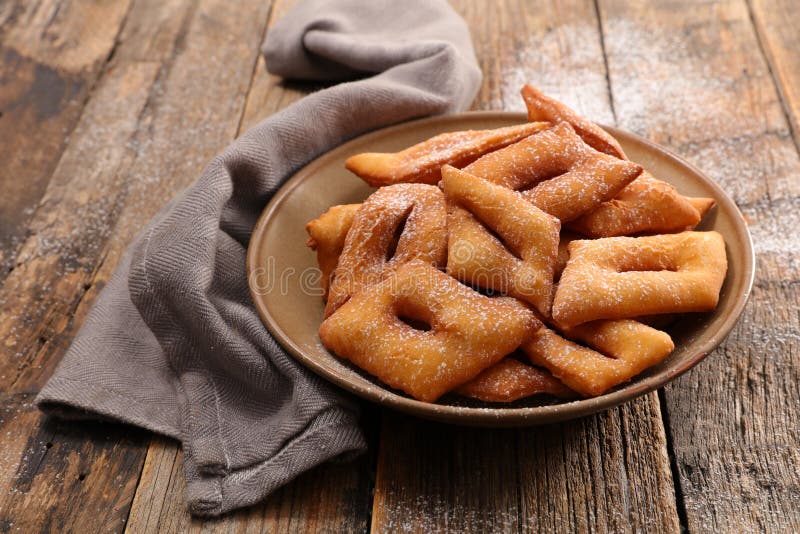 Bugne στοκ εικόνες. εικόνα από - 107796276