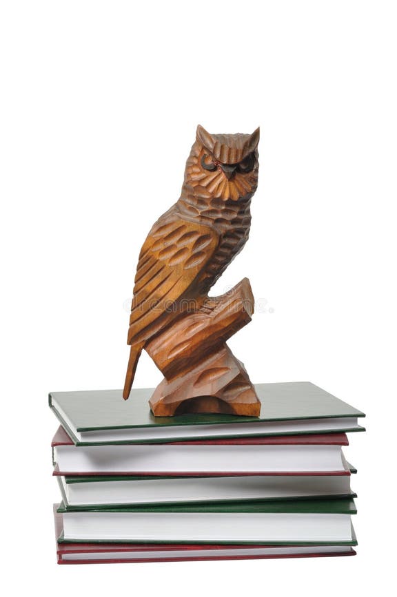 Búho de Madera y Libros imagen de archivo. Imagen de educativo - 16500019