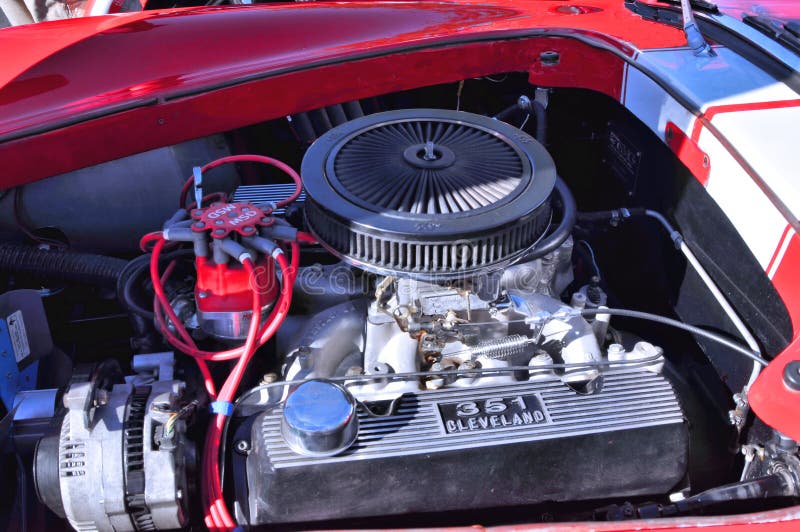 A 351 Cleveland V-8 Engine in Shelby Cobra Editorial Stock Photo ...