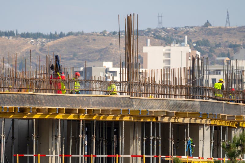 Building that is Being Built, Concrete and Sticking Fittings Stock ...