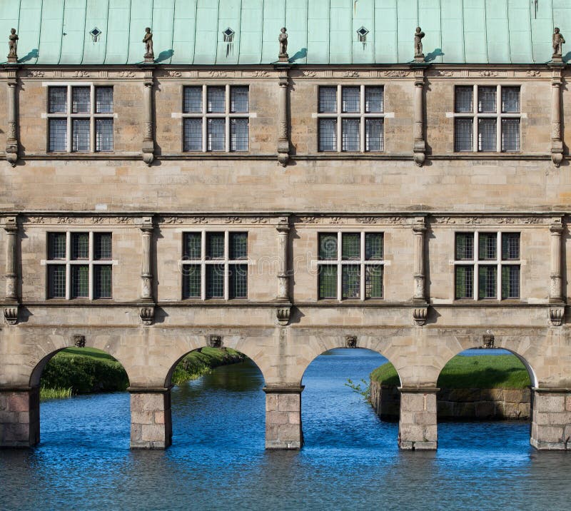 Building - Bridge Over River Stock Image - Image of arcs, roof: 72617131