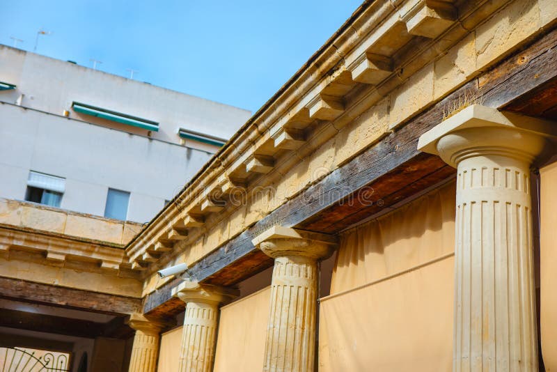 Building with Classical Architectural Elements and Fluted Columns Stock ...