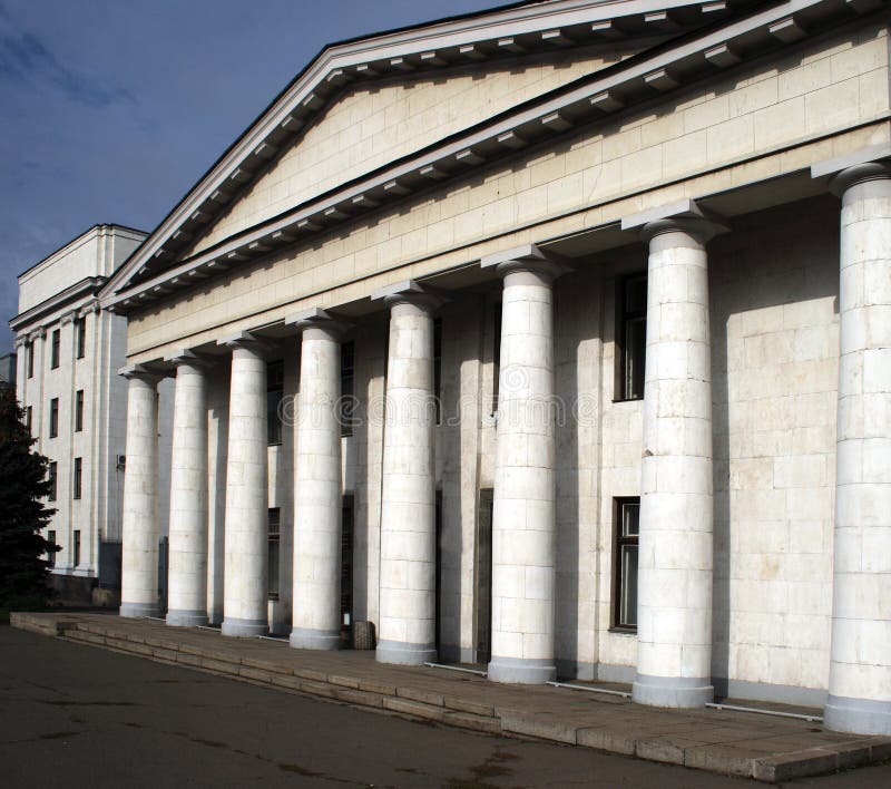 Building With Columns Picture. Image: 6729999