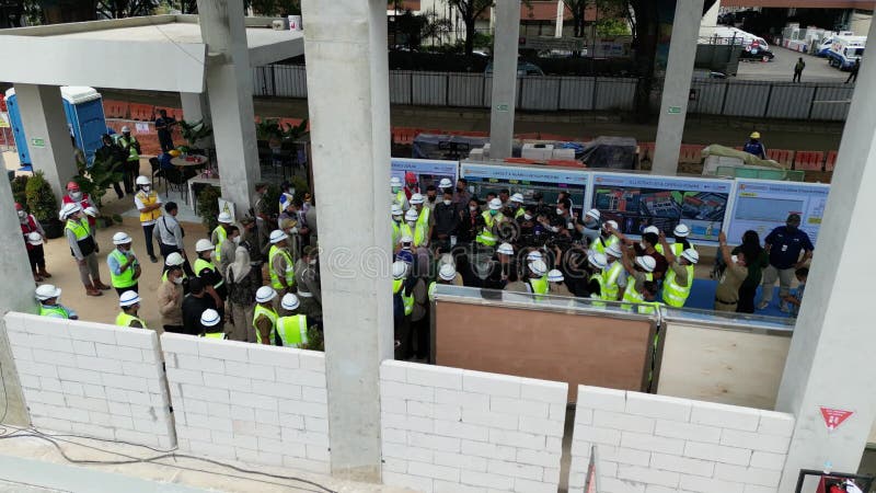 Building Construction Projects in the Middle of the City and on the ...