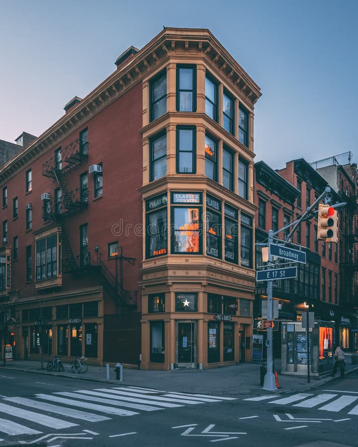 Building on the Corner of Union Square, Manhattan, New York Editorial ...