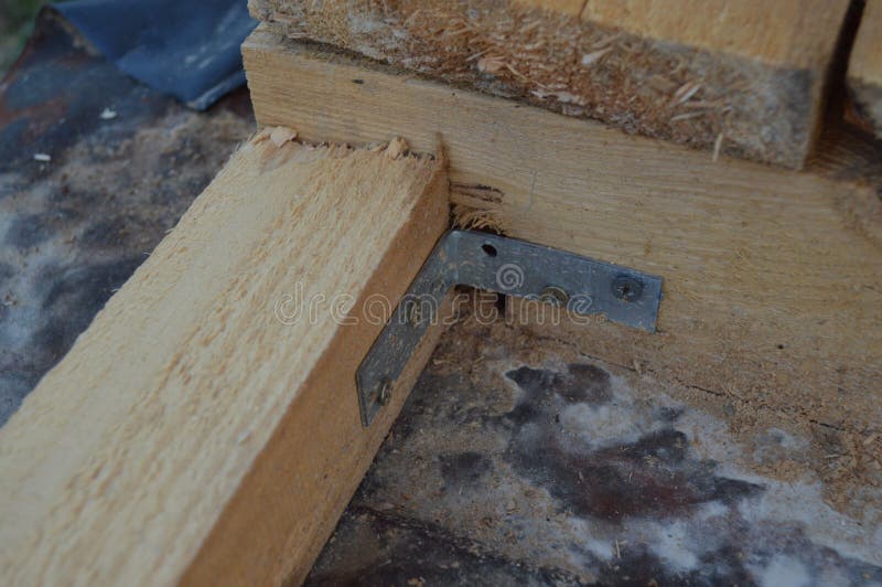 Building Knots and Designs from a Tree, Fastening of a Framework Stock ...