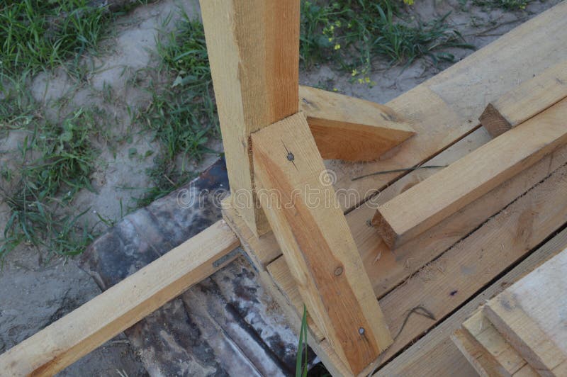 Building Knots and Designs from a Tree, Fastening of a Framework Stock ...