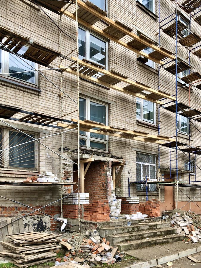 Building maintenance works editorial image. Image of contractor - 179776305