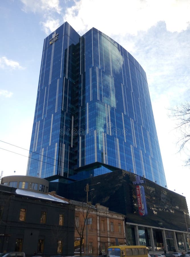 Building metropolitan editorial image. Image of glass - 82617180