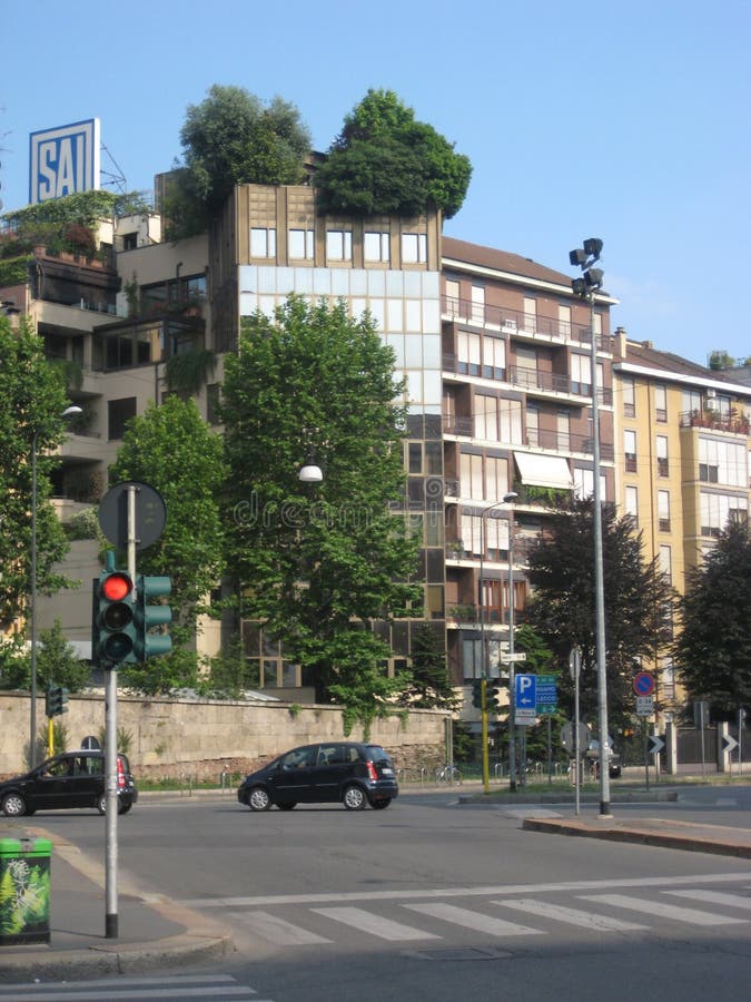 Building in Milan editorial stock image. Image of balcony - 43046939