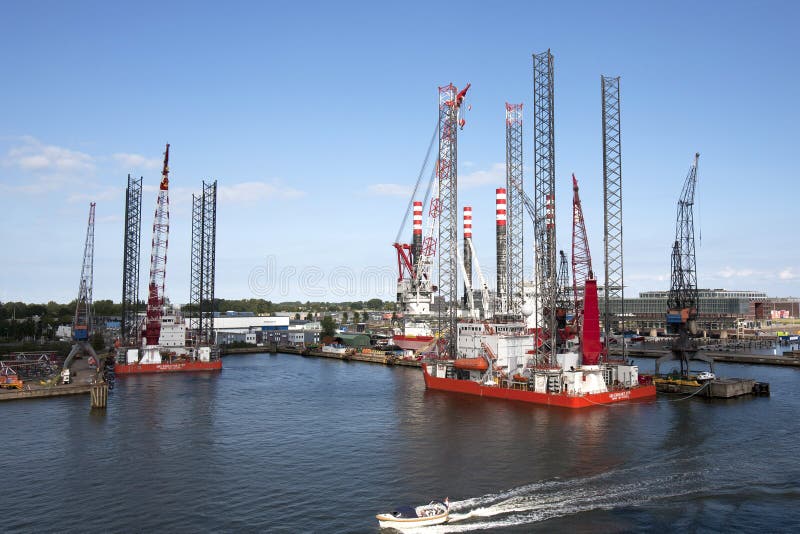 Building Off Shore Platforms Editorial Stock Image - Image of maintain ...