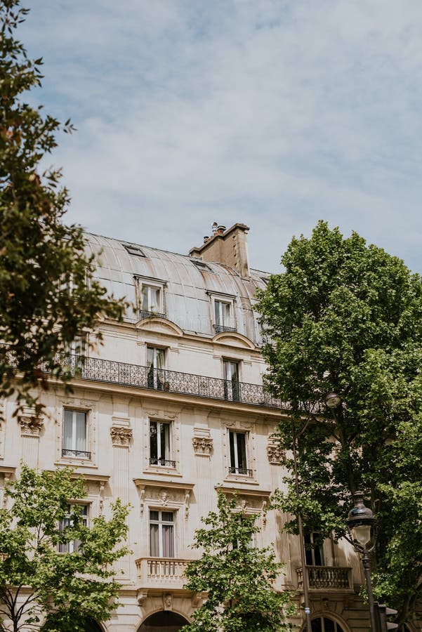 Building in Paris stock image. Image of beauty, facade - 93258667