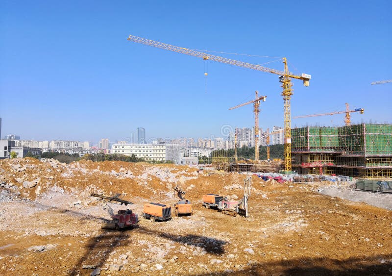 Construction pit site editorial stock image. Image of baboon - 139878754