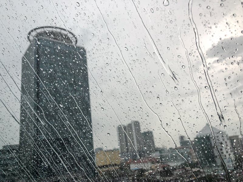 Building Raining Mirror - Outside Building Raining Stock Photo - Image ...