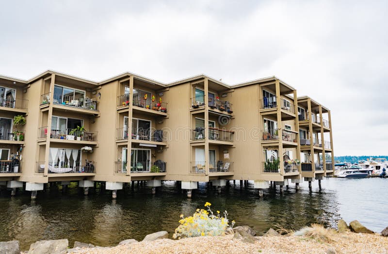 Building with Residential Apartment at the River. Harbor Residential ...