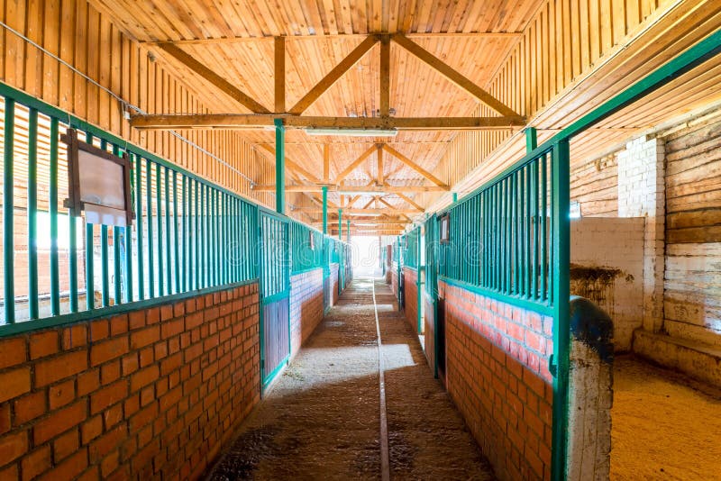 Horse Farm Empty Stable Interior Stock Photos - Download 106 Royalty ...