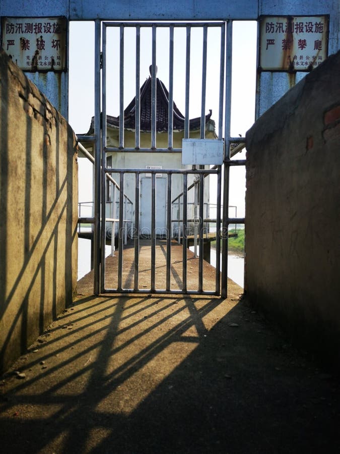 A Building Standing Tall Alone Editorial Photo - Image of clear, bright ...