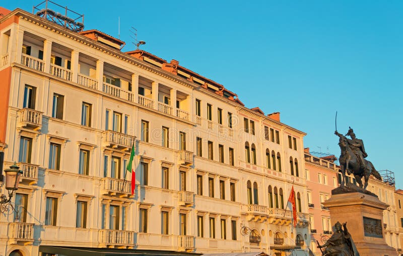 Building and statue stock image. Image of landmark, estate - 37558307