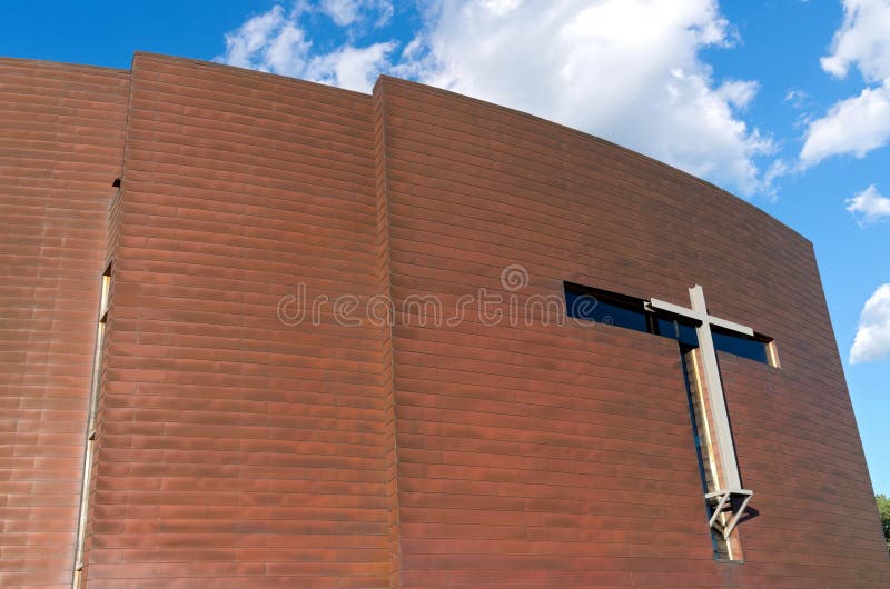 Buitenkant En Kruis Van De Koper Het De Beklede Kapel Stock Afbeelding ...