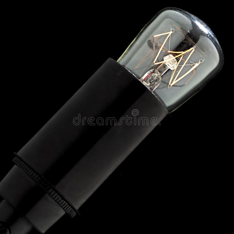 Bulbo foto de archivo. Imagen de bulbo, oscuro, alambre - 371034