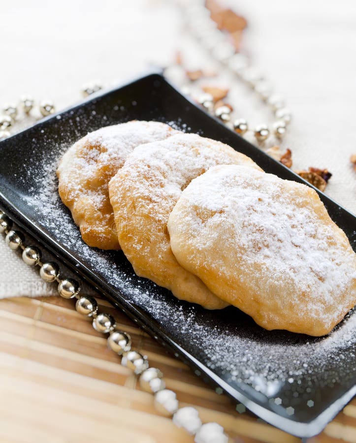 Bulgarisches Mekitsa (oder Mekica) Stockfoto - Bild von nahrung ...