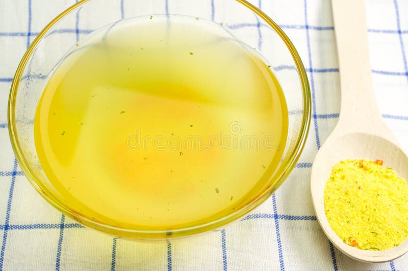 Buljong Buljong, Klar Soppa Arkivfoto - Bild av guld, lunch: 41867506