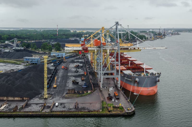 BULK CARRIER editorial stock photo. Image of import - 188190423