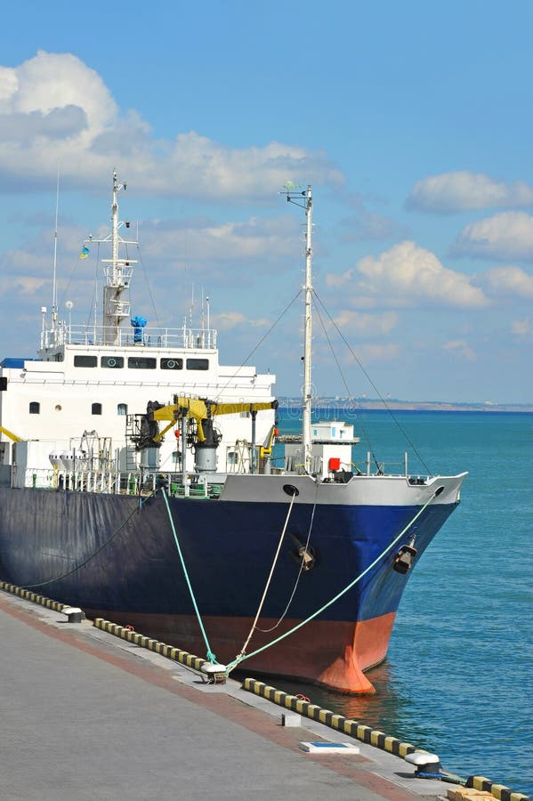 Bulk Carrier Near Lighthouse Stock Photo - Image of export, bulk: 108417362