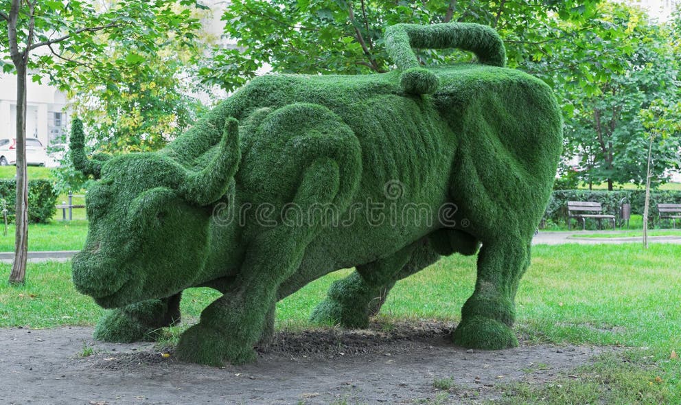 Bull from of Artificial Lawn Grass, Topiary Figure Stock Image - Image ...