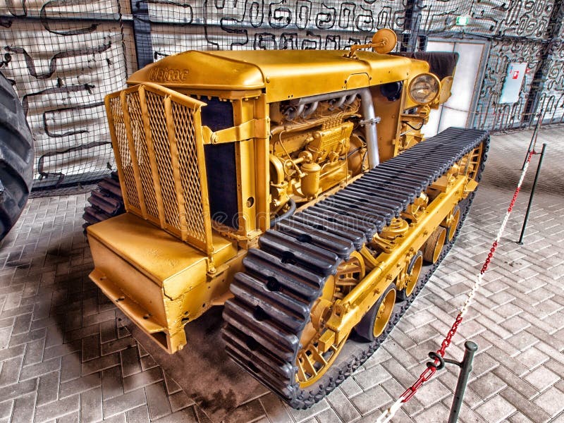 Bulldozer, Construction Equipment, Vehicle, Metal Picture. Image: 95624061