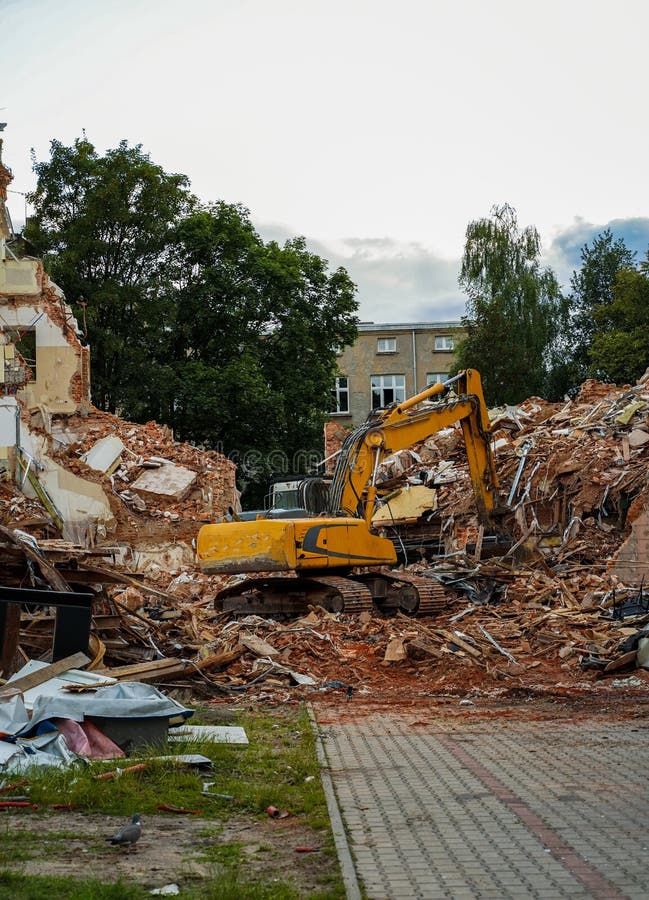 520 House Destroyed Bulldozer Stock Photos - Free & Royalty-Free Stock ...